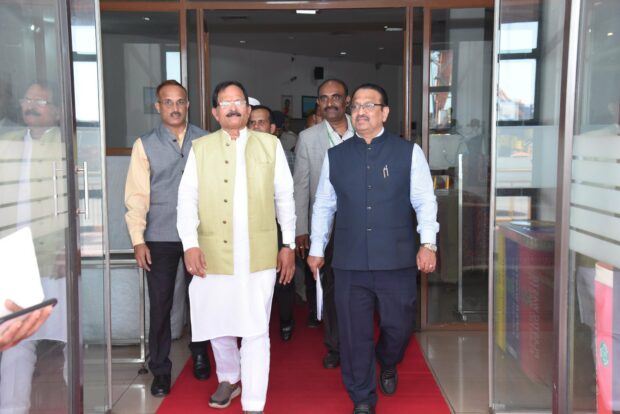 Shripad Naik visits New Mangalore Port - India Shipping News