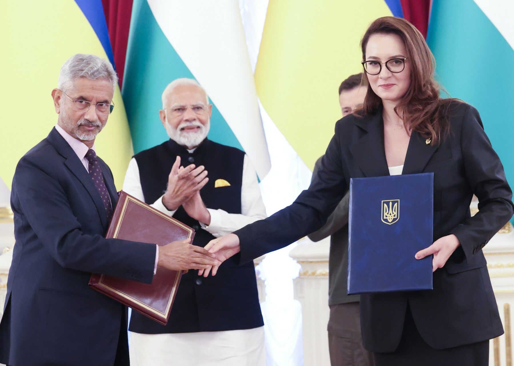 India-Ukraine pacts : PM Modi, President Zelenskyy sign 4 agreements to ...
