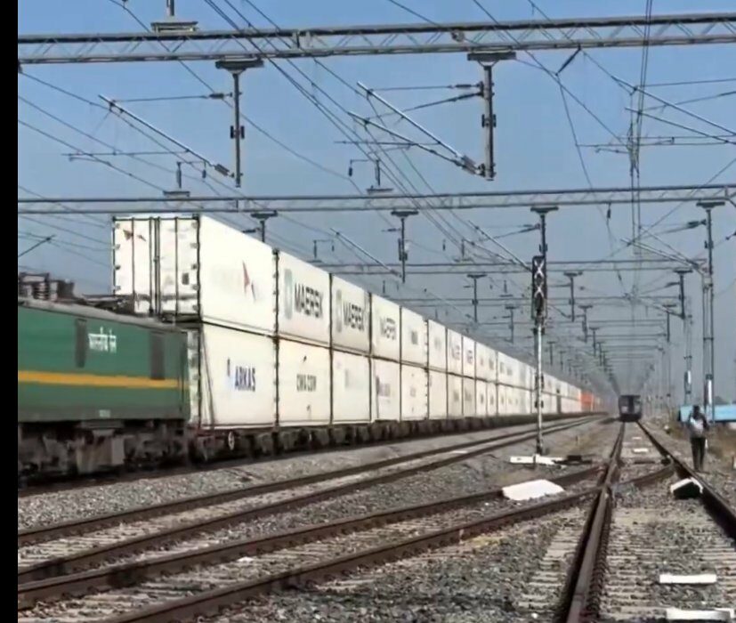 Indian Railway creates history with Electric Double-Stack Container ...